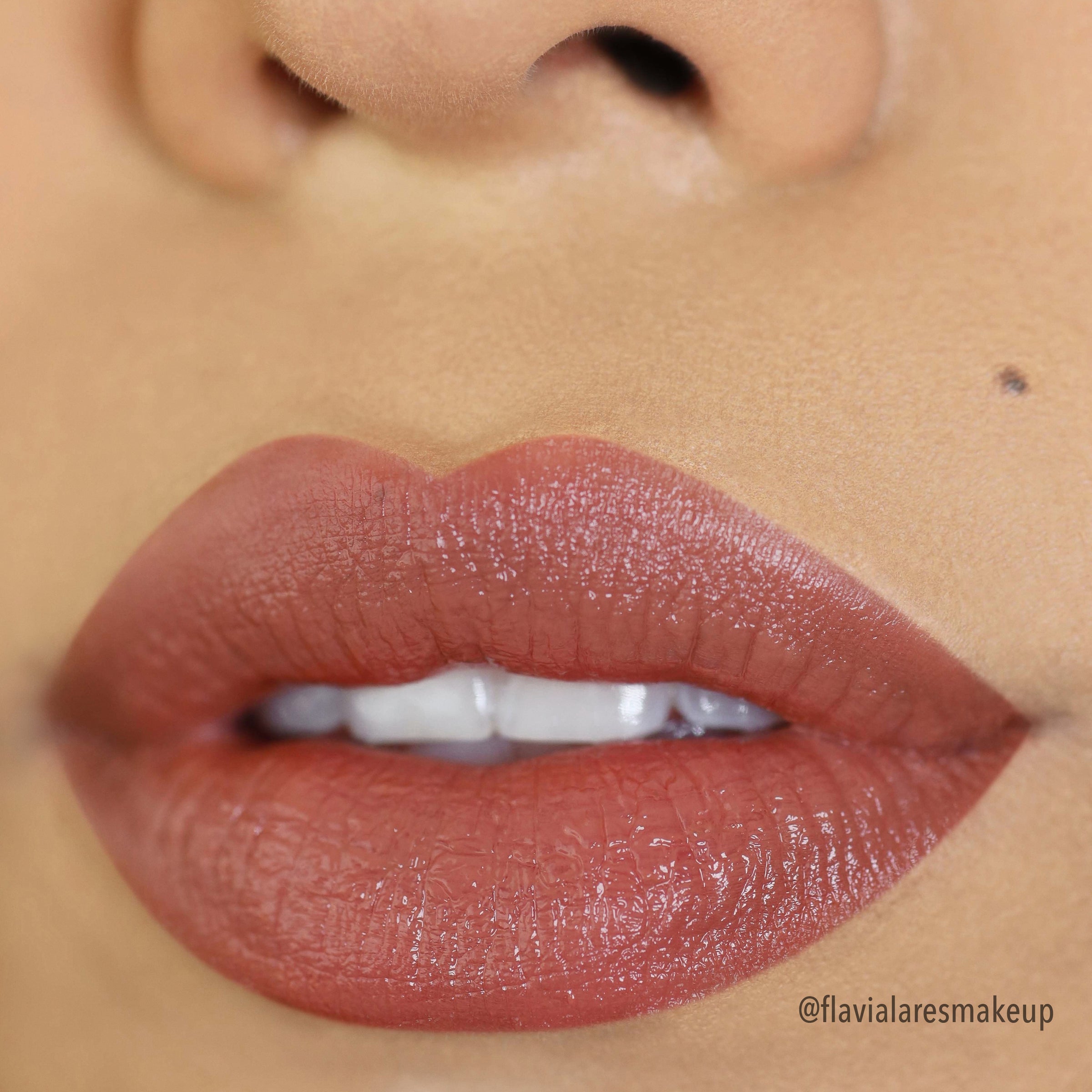 Signature Lipstick (005, Natural Look)